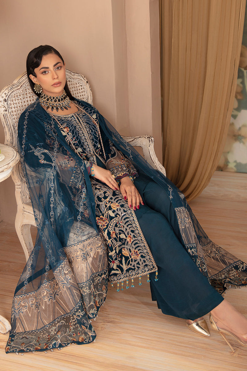 V-506 - Ramsha Velvet Suit – Sadaf’s Collection